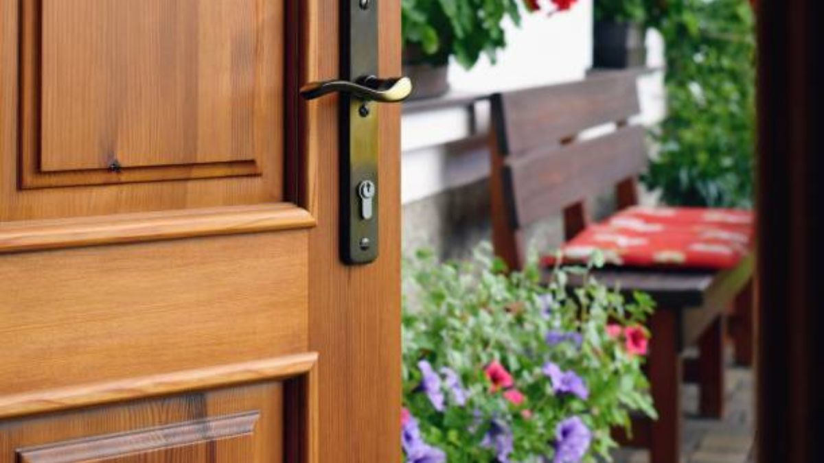 Monsoon Tips: Quick Fixes for Swollen and Jammed Wooden Doors and ...