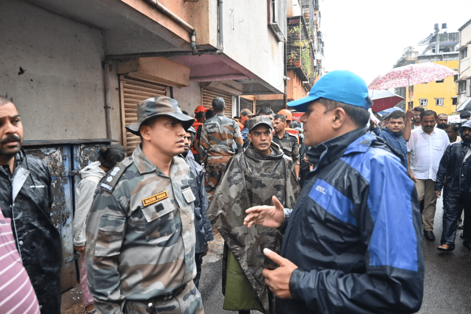 Pune: Indian Army, Fire Brigade, and Local Authorities Rescue Hundreds ...
