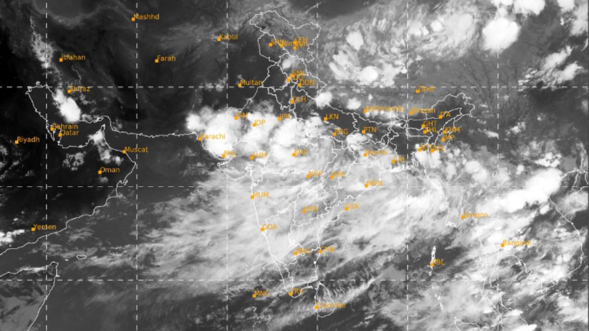 Heavy rainfall warning: IMD issues red alert for three districts in Maharashtra for tomorrow ...
