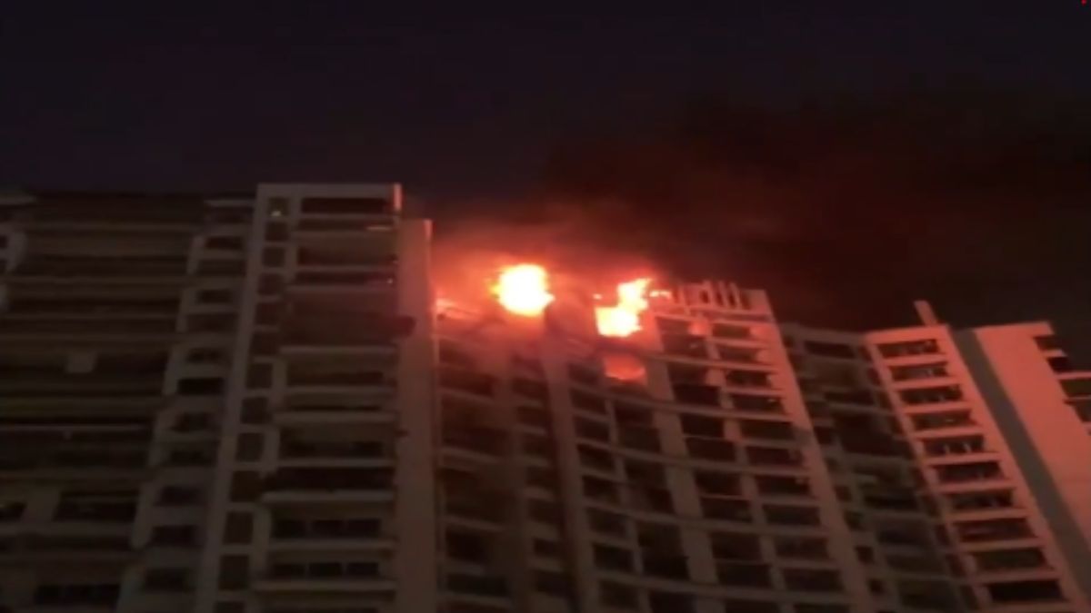 Fire Breaks Out on 16th Floor of High-Rise Building in Kalyan, Mumbai ...