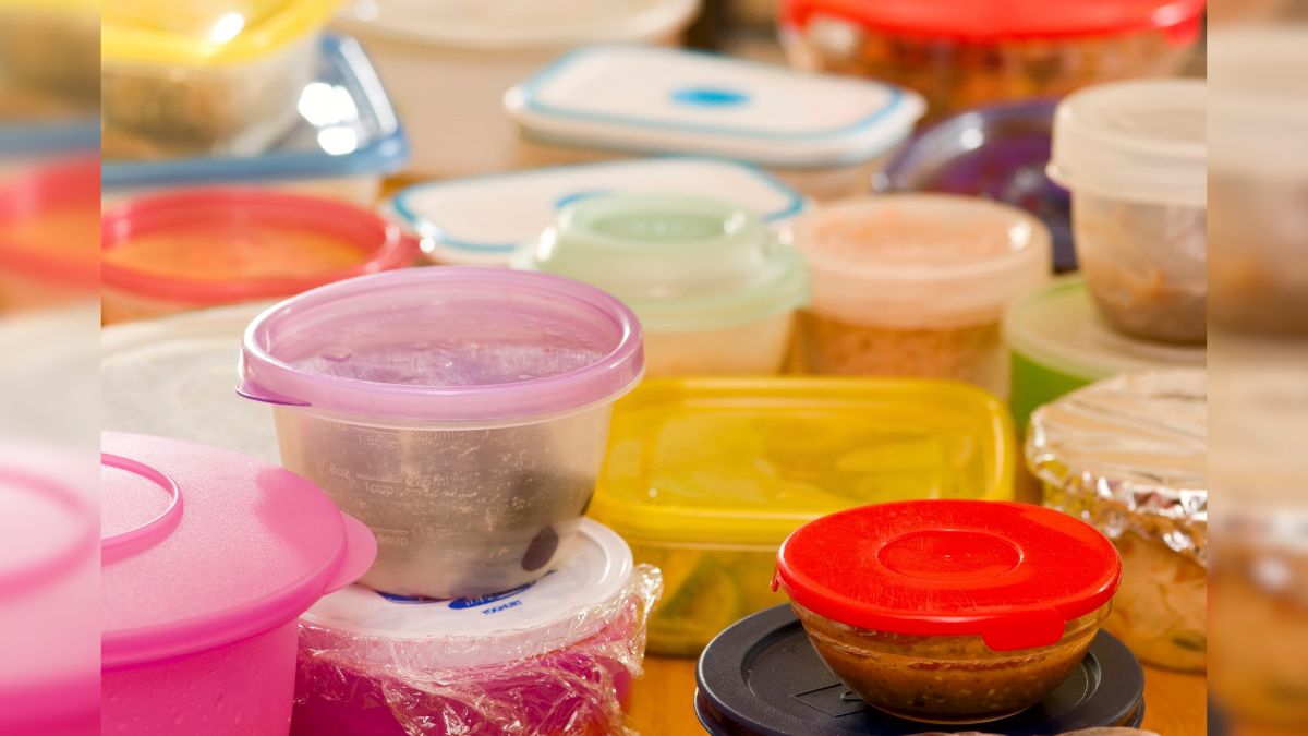 5 Signs That Tell You to Discard Your Plastic Food Containers ...