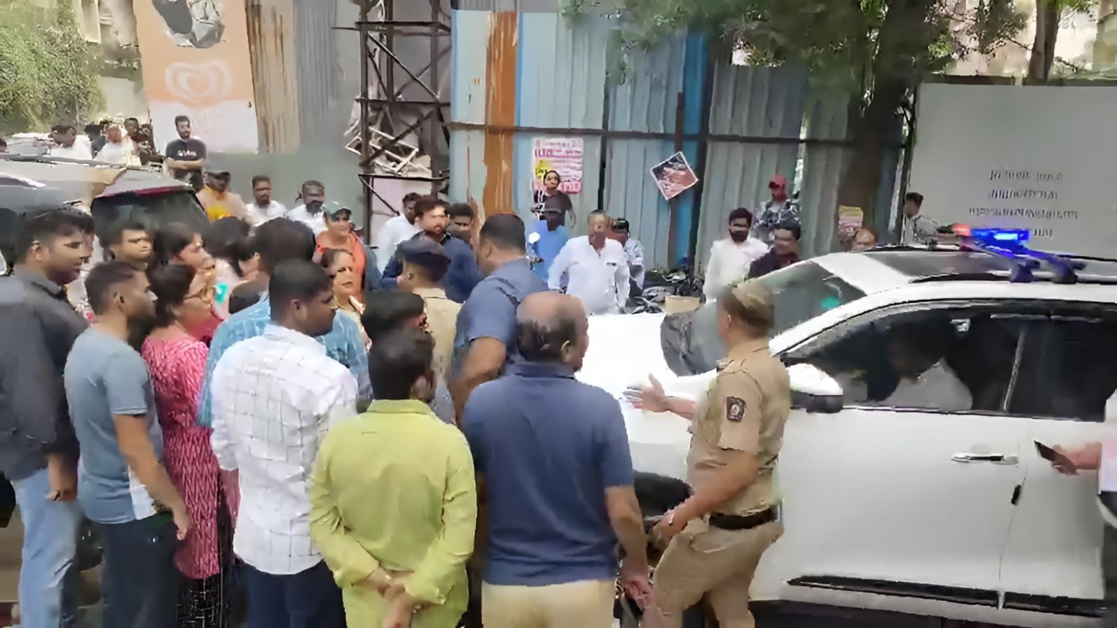 Wagholi Residents Block Pune Commissioner’s Car to Protest Poor Civic ...